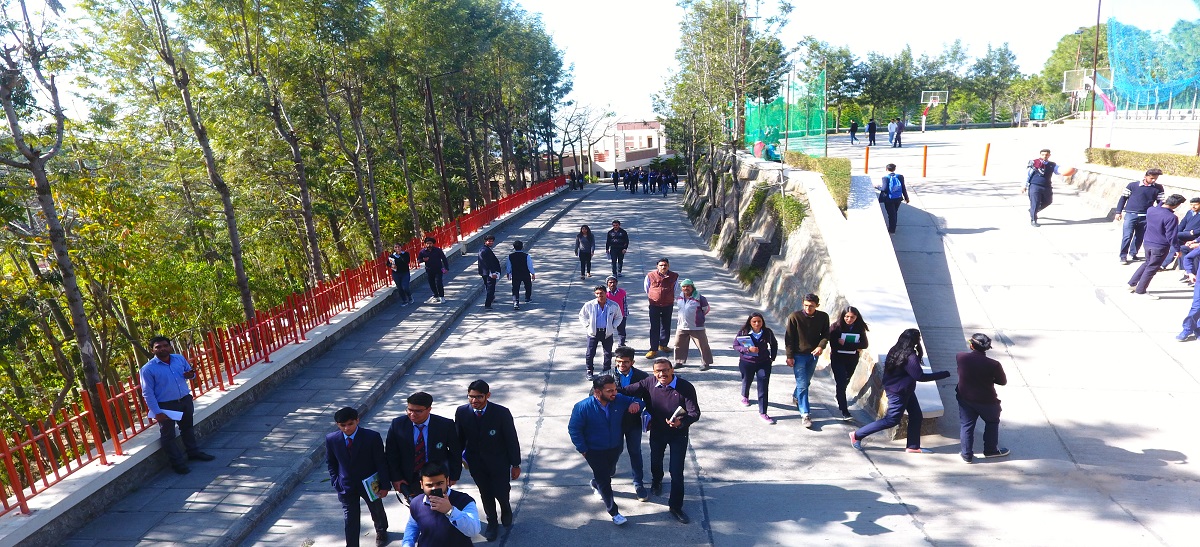 JUIT campus mall road for walking